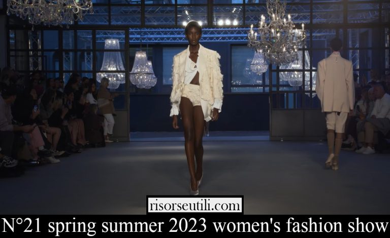 N°21 spring summer 2023 women's fashion show